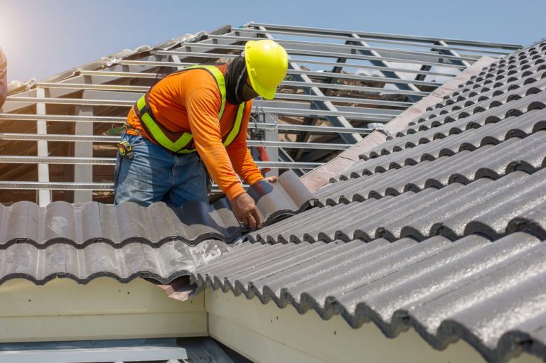 Most Common Issues with Asphalt Shingles - Universal RFG